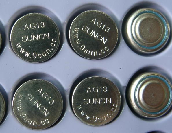 What is model of battery used in the calculator? Introduce the battery ...